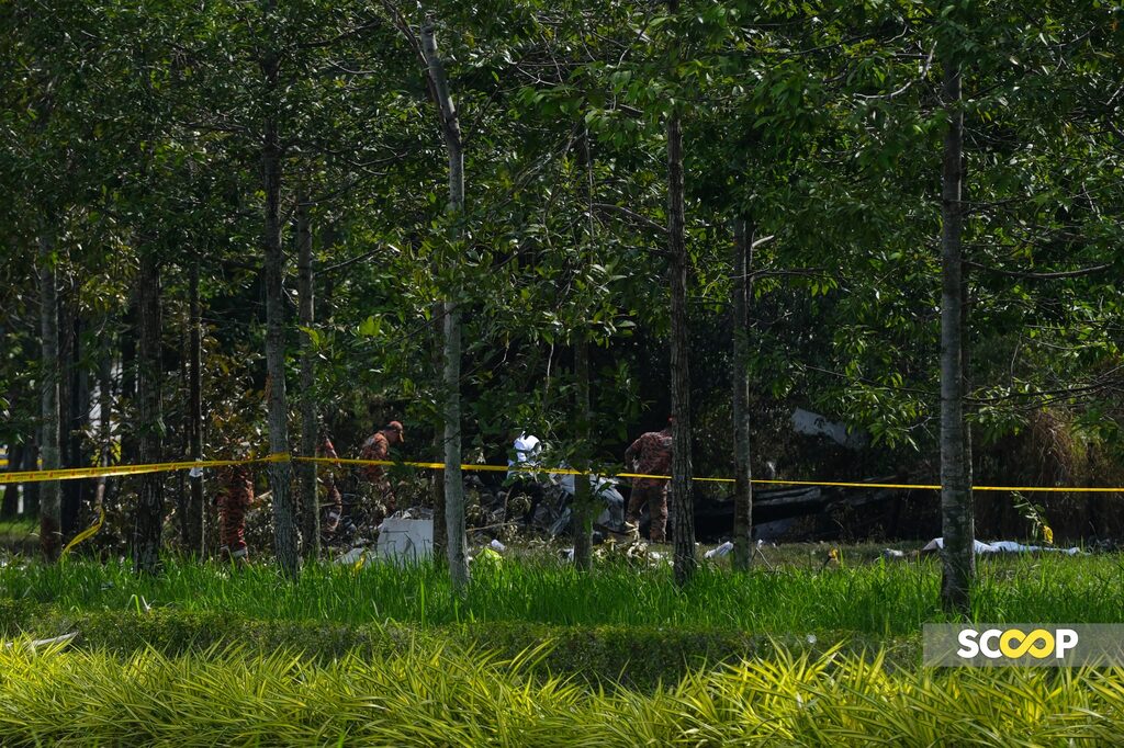 [Updated] At least 10 dead after Elmina plane crash | Scoop