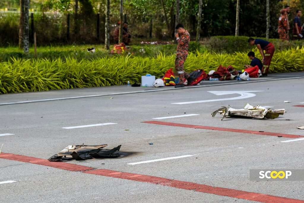 PM, menteri ucap takziah kepada keluarga mangsa nahas pesawat dekat Bandar Elmina | Scoop