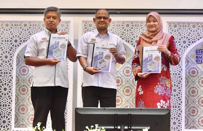 40 Hadith module only for Muslim teachers, students, says Education ...