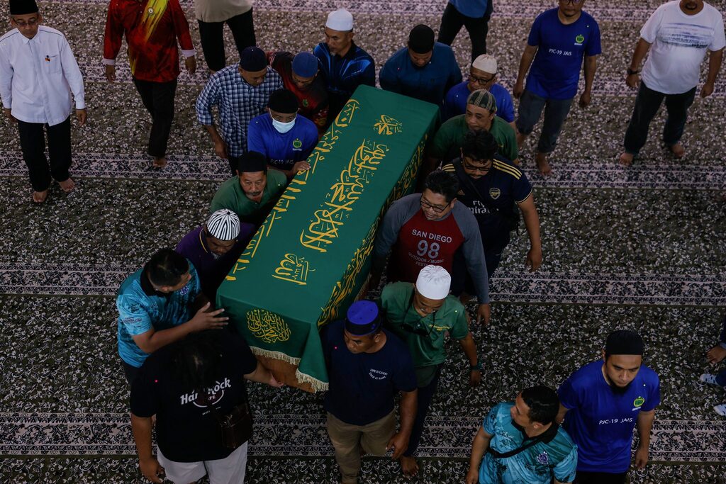 Kerajaan Pahang serah urusan kebumi mangsa nahas pesawat kepada waris | Scoop