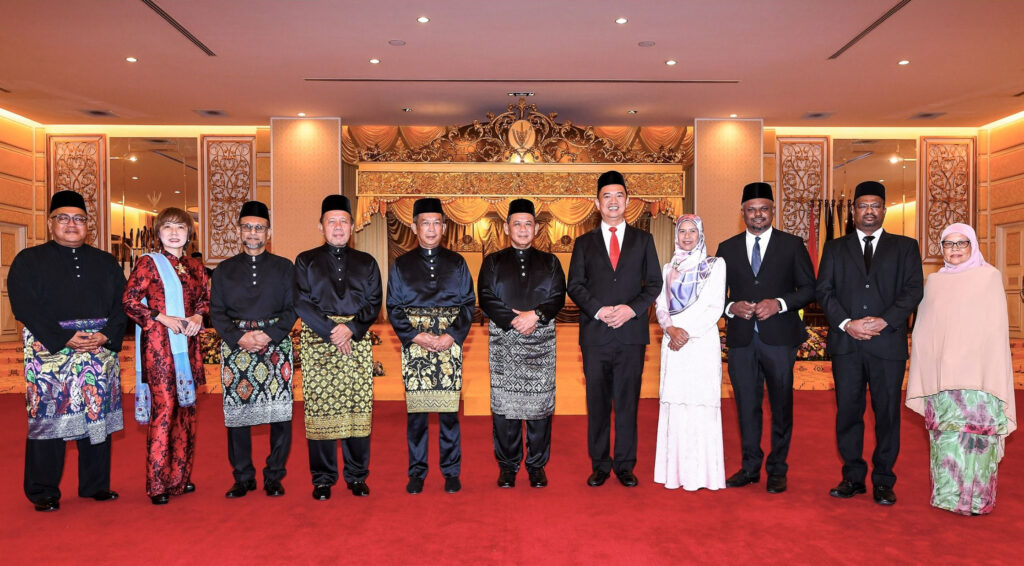 Pelantikan 10 barisan exco hasil kesepakatan PH-BN: Aminuddin | Scoop