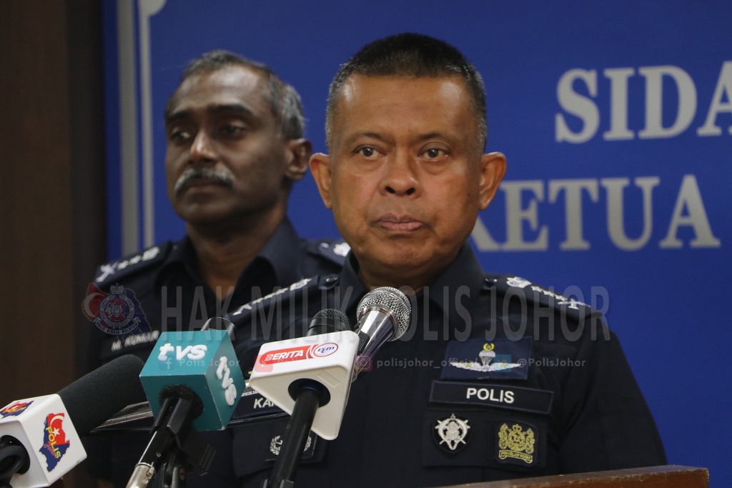 Polis Johor sahkan pegawai kanan, 2 anggota ditahan SPRM | Scoop