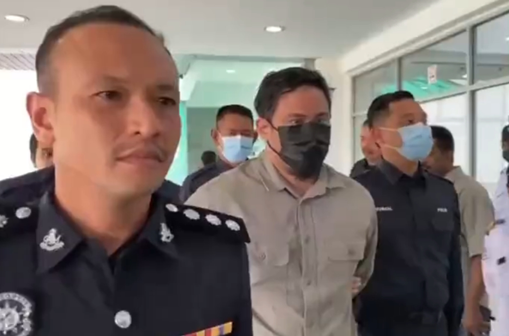 Juru perunding bebas didakwa menghendap, ganggu jurugambar wanita melalui Twitter | Scoop