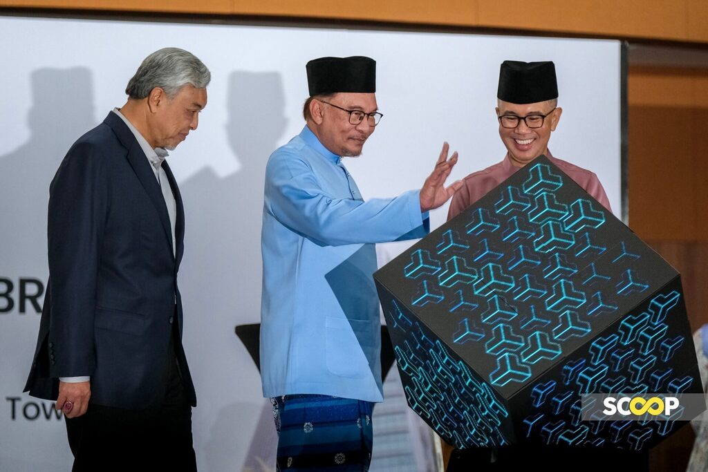 NIMP 2030 to pave way for Malaysia's next industrial take-off: Tengku ...