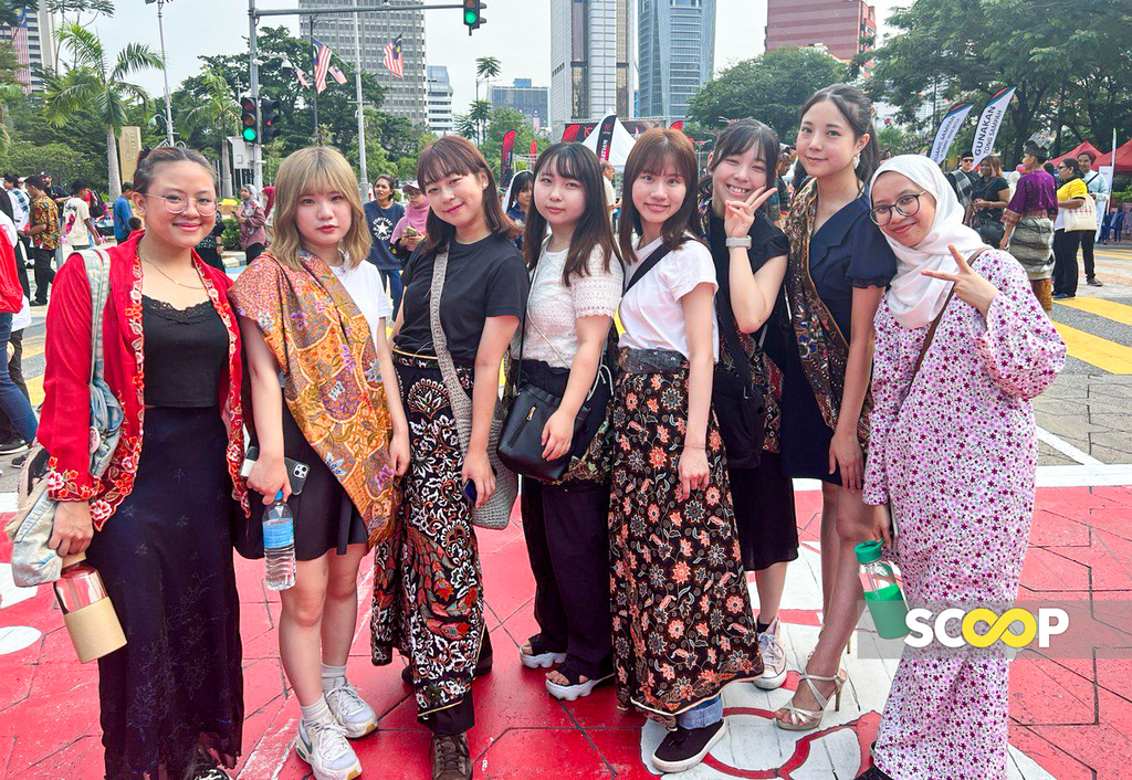 [UPDATED] Keretapi Sarong celebrations kick off to mark 60th Malaysia ...