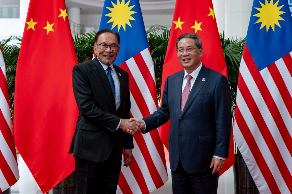 Anwar invites China’s top two leaders to visit Malaysia next year | Scoop