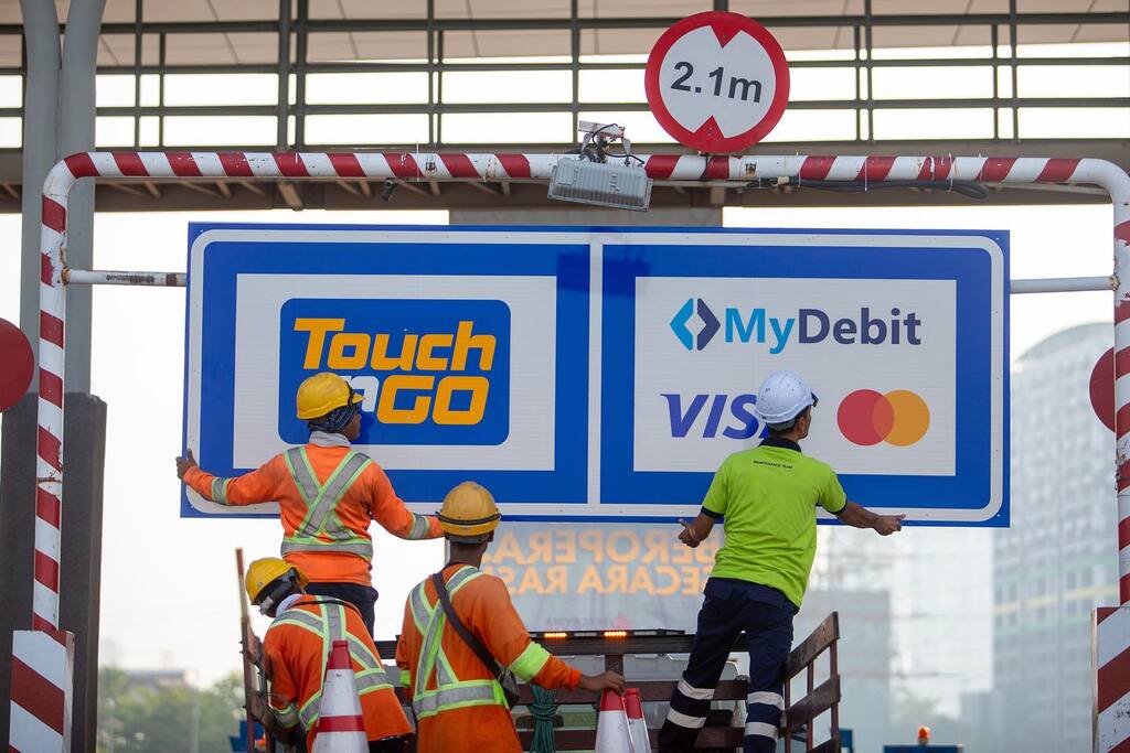 Open toll payments on 11 highways officially start today | Scoop