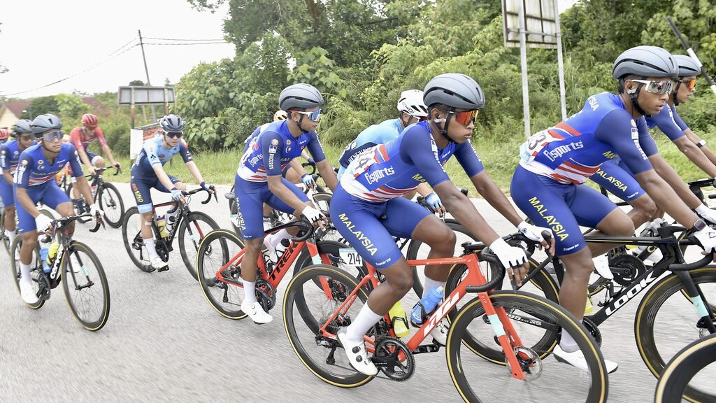 LTdL Stage 3: national team sets sights on Best Asian Team, Rider ...