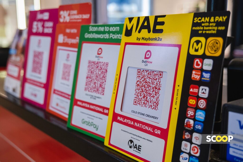 DuitNow QR: Tiada caj ke atas peniagaan mikro dan kecil, kata Bank Negara | Scoop