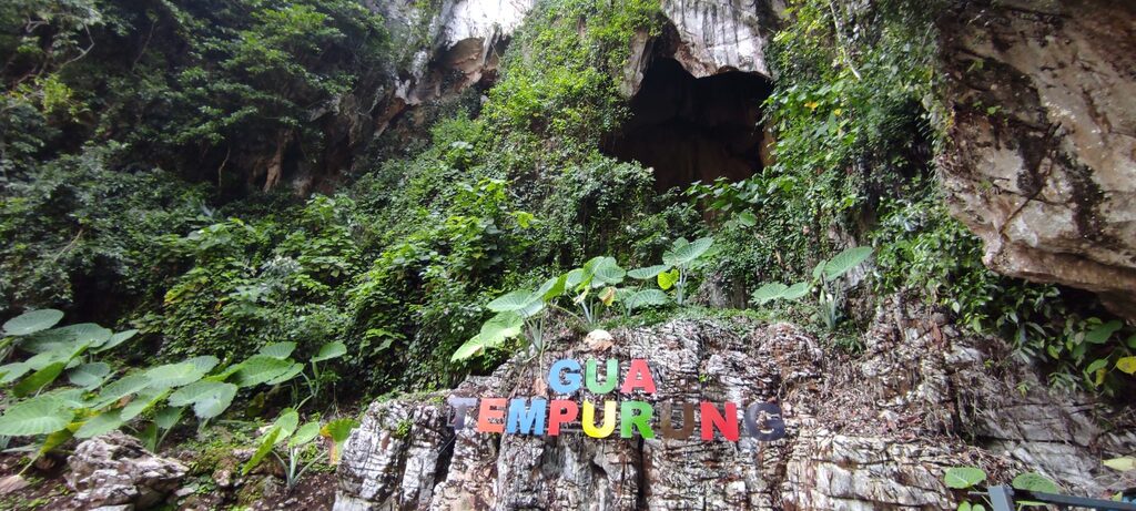 Exploring Perak’s ancient limestone formations: Gua Tempurung | Scoop