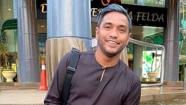 ‘Cha, andai hang ubah fikiran untuk kembali berlakon, aku bet ramai ...