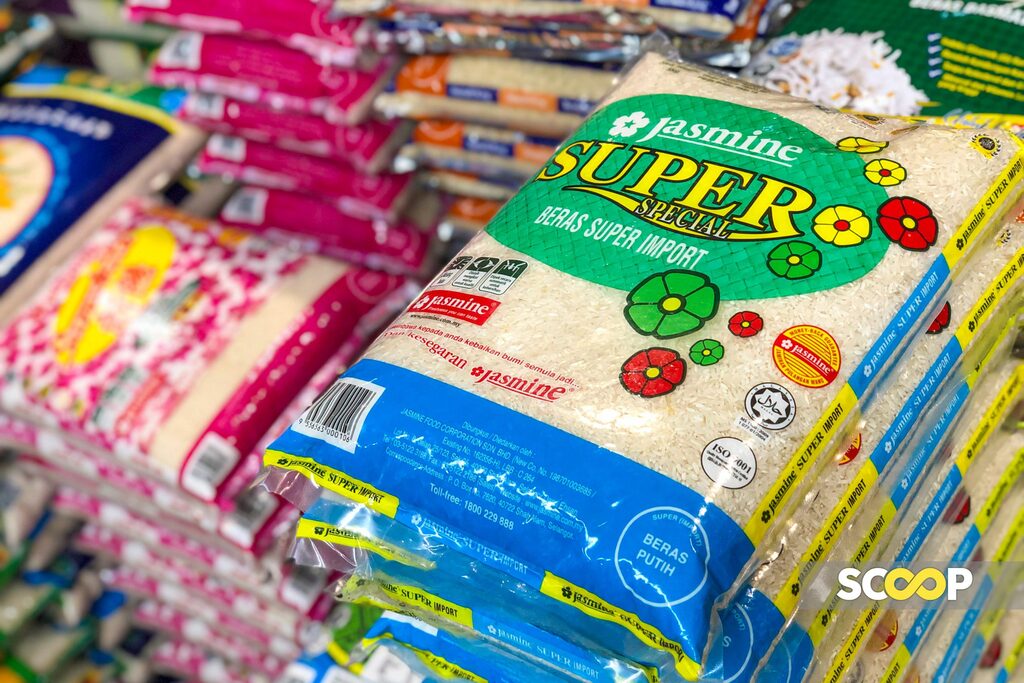 Local, imported white rice stocks in Selangor warehouses deemed sufficient | Scoop