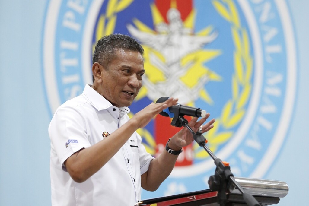 Fahmi sahkan peletakan jawatan Agus, tempat pengarah J-Kom akan diisi ...