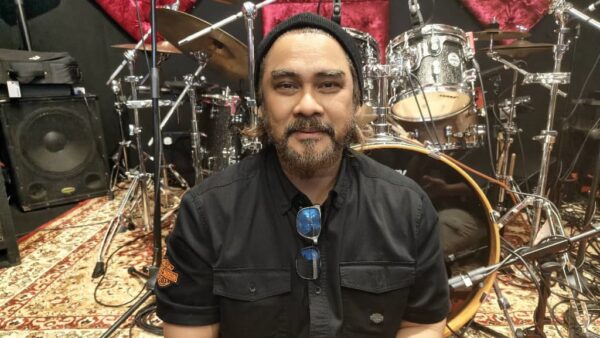 Bakal timang anak ke-7 pada usia separuh abad, Awie kena jaga badan dan ...