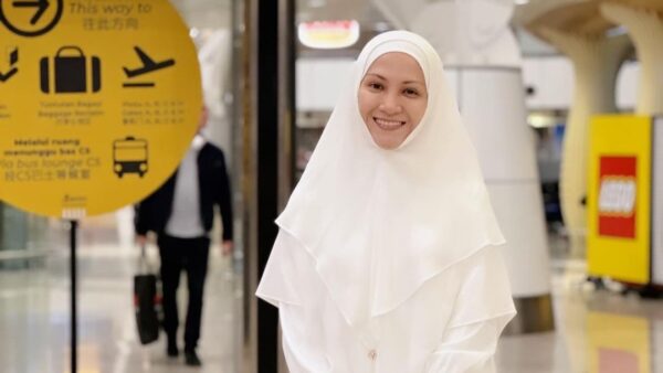 Berangkat tunai umrah pertama kali, Sherry Ibrahim mohon ampun, ‘doakan ...