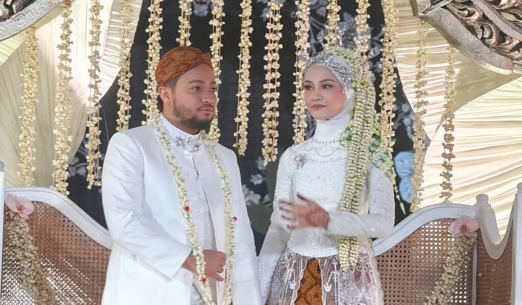 Nabila Razali pilih tema Jawa di majlis resepsi keduanya | Scoop