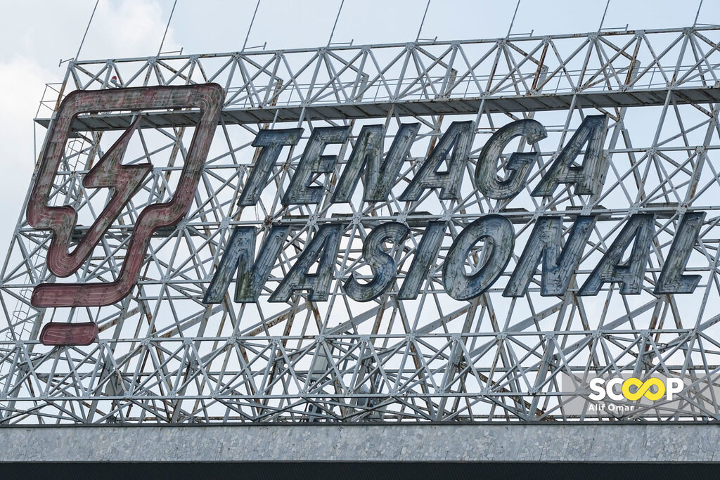 TNB halts power supply to 40 locations in flooded Pasir Mas for safety ...