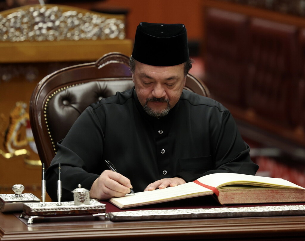 Greater professionalism, less politics with Amir Hamzah at MoF: Anwar ...