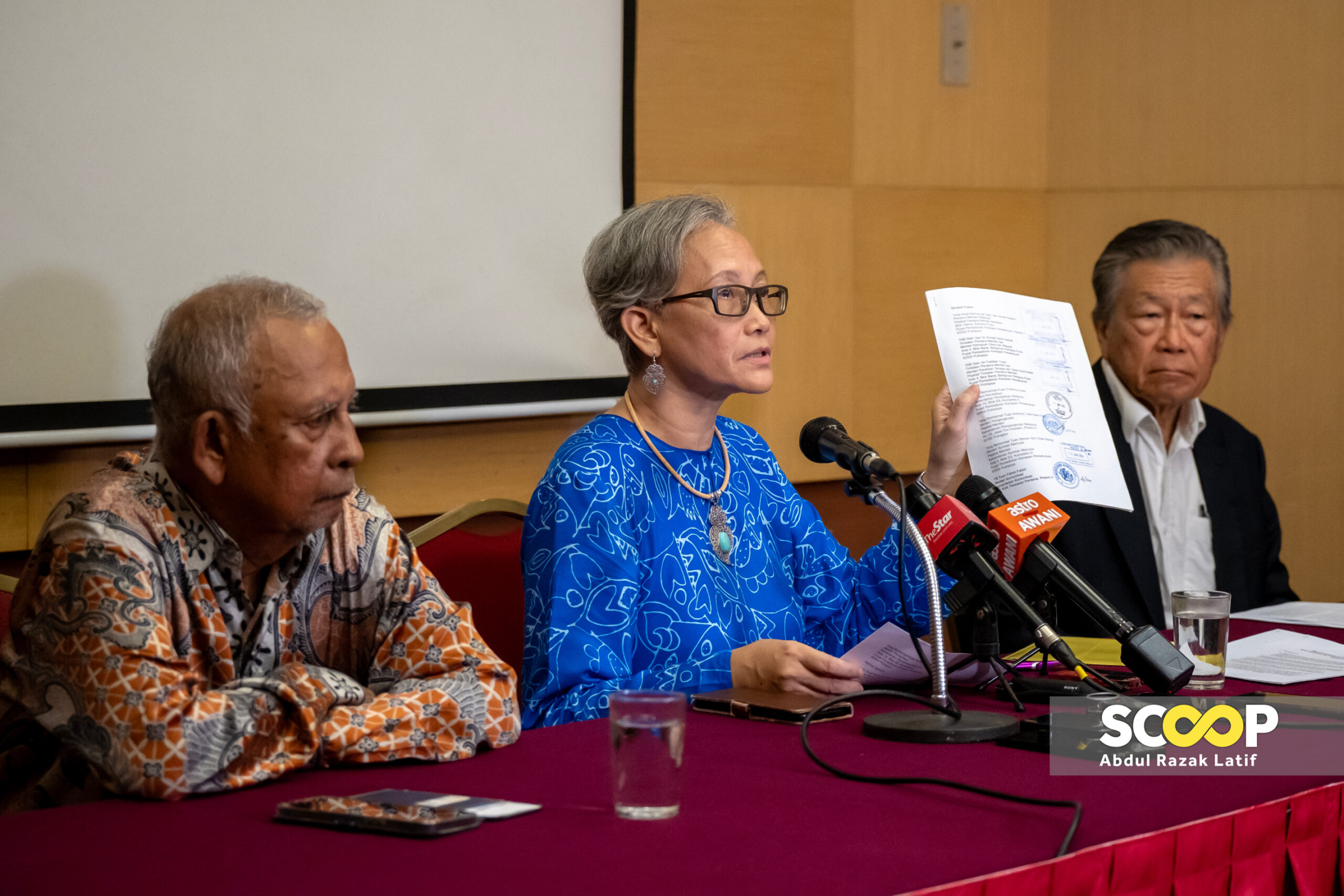 Page goes to Parliament as MoE’s silence on school dual-language programmes continues | Scoop