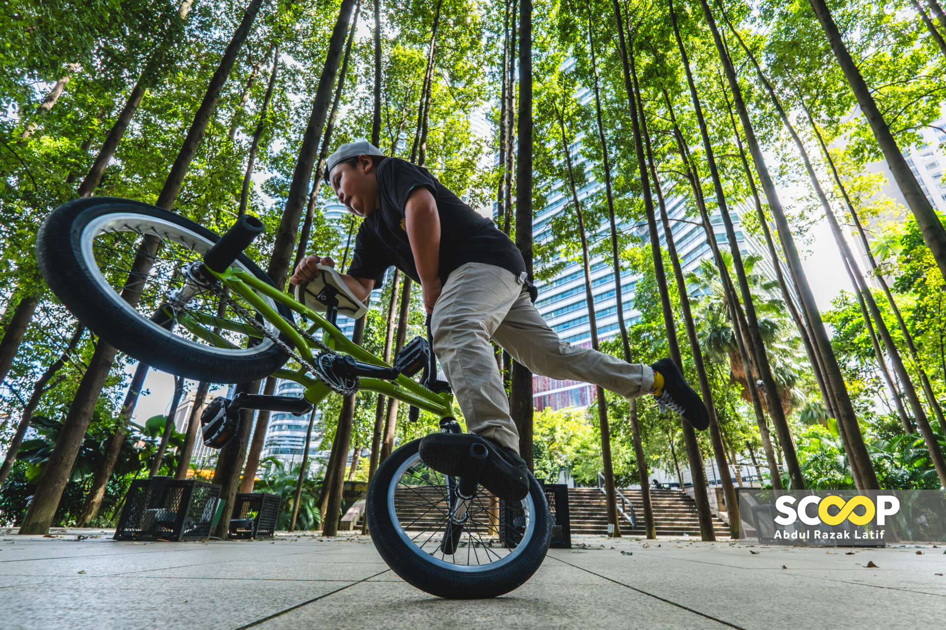 Photo of the day: BMX prodigy Ayden turns extreme moves into an elegant ...