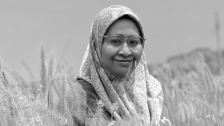 Jenazah wartawan hiburan, Fiza Kamarudin diterbangkan dari London hari ...