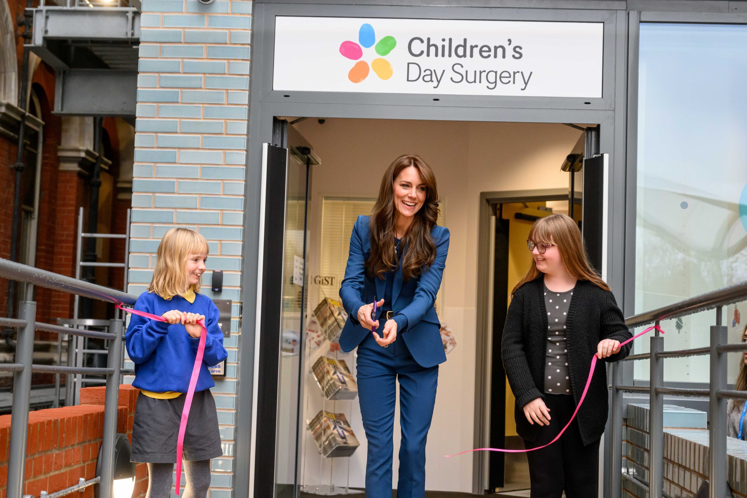 Kate Middleton hospitalised after successful abdominal surgery | Scoop