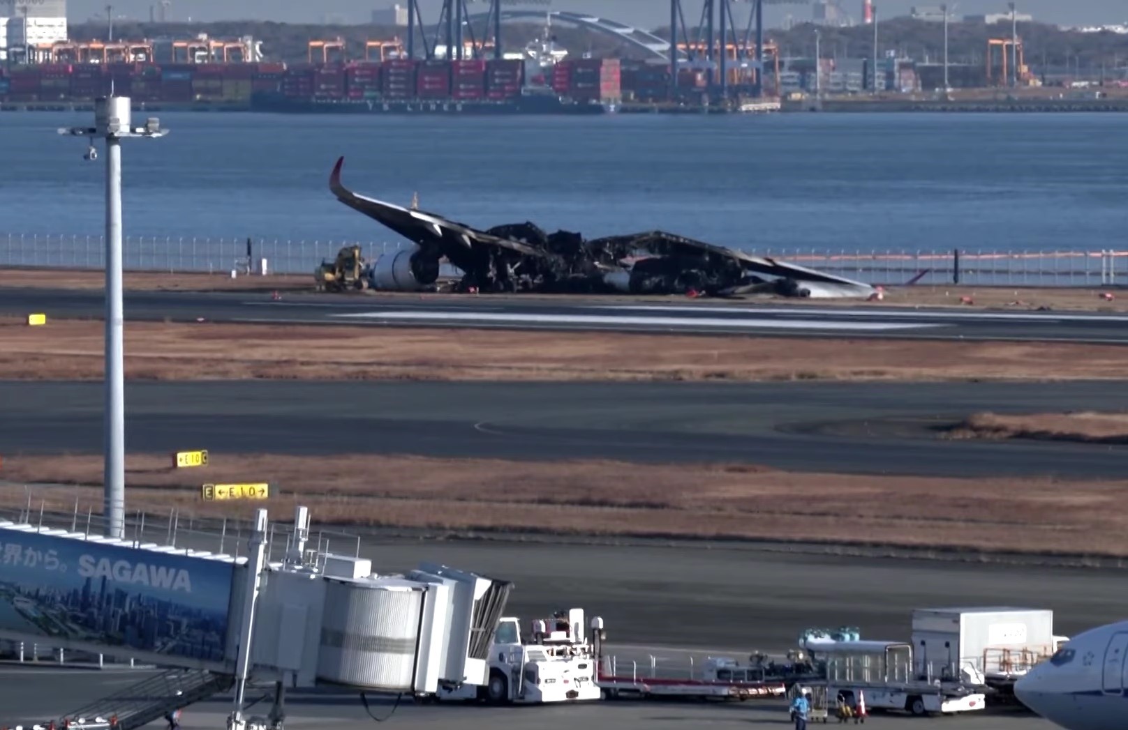 Over 30,000 flyers affected as planes still grounded at Tokyo’s Haneda ...