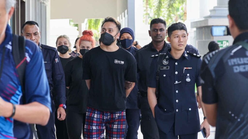 ‘Hot Daddy’, 2 teman wanita didakwa iklan khidmat persundalan di ...