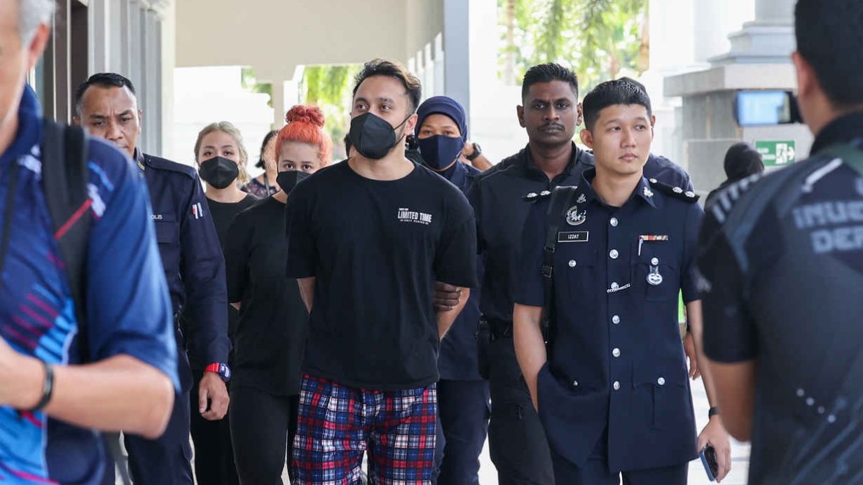 ‘Hot Daddy’, 2 teman wanita didakwa iklan khidmat persundalan di ...