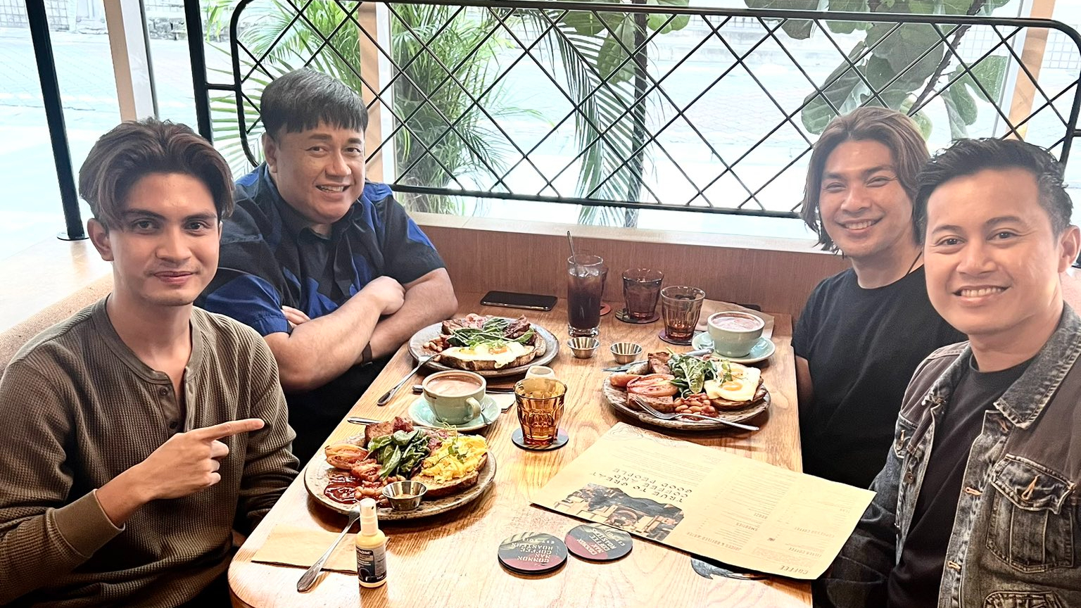 Suhaimi Sulaiman jumpa Tyzo Xander, netizen berteka-teki penyampai ...