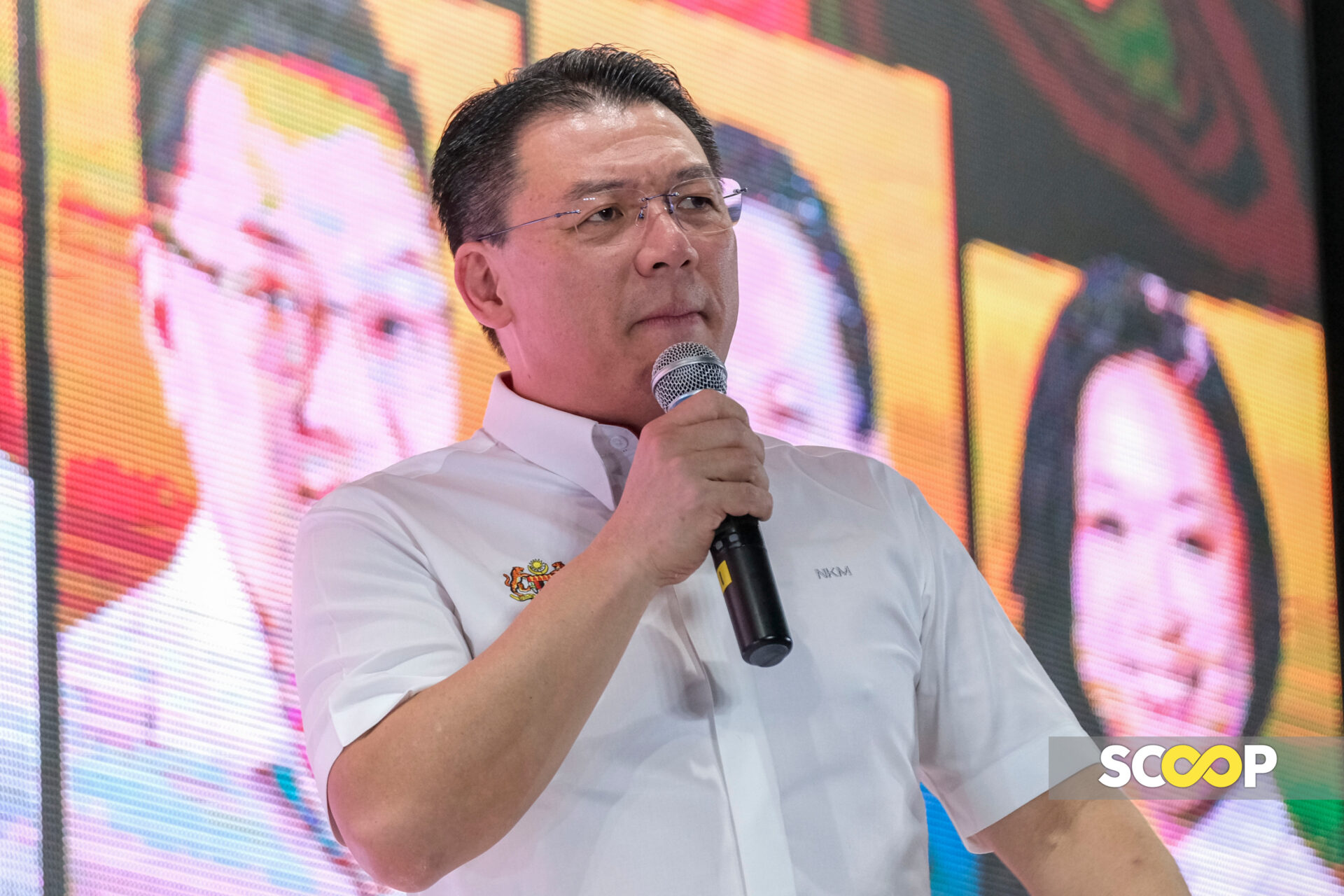 Man behind women? Nga’s post on X draws flak from netizens | Scoop