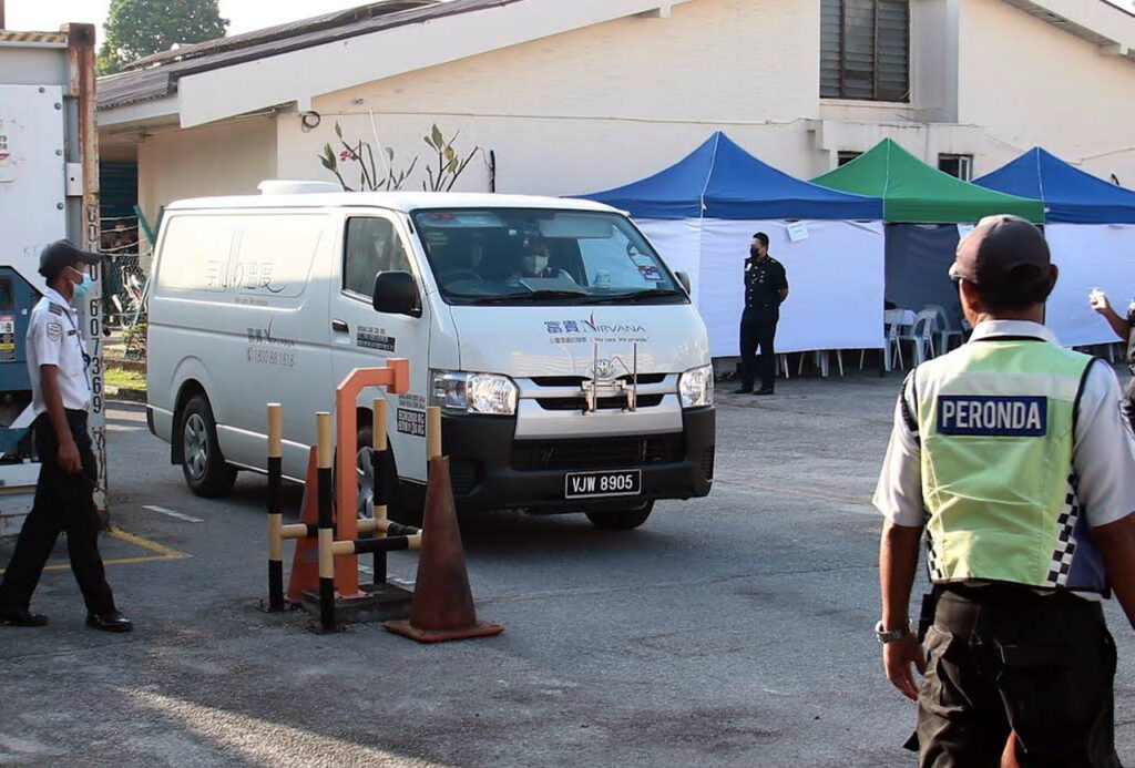 Kapar air crash: families claim victims’ remains | Scoop