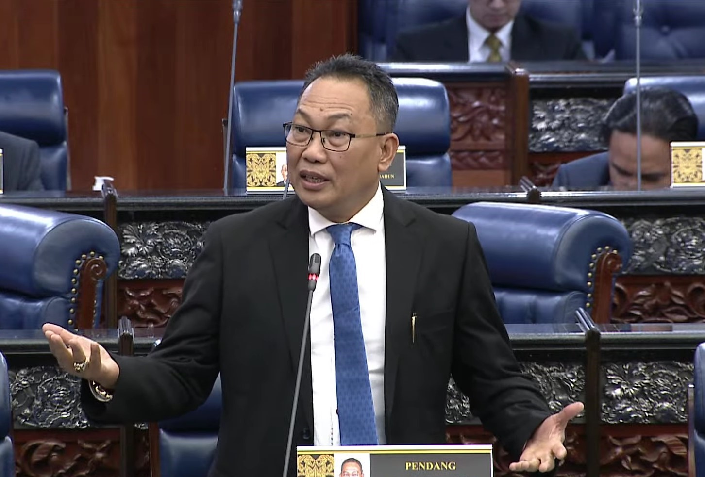 ‘Saya minta maaf, saya tarik balik’, hukuman gantung 4 hari Awang ...