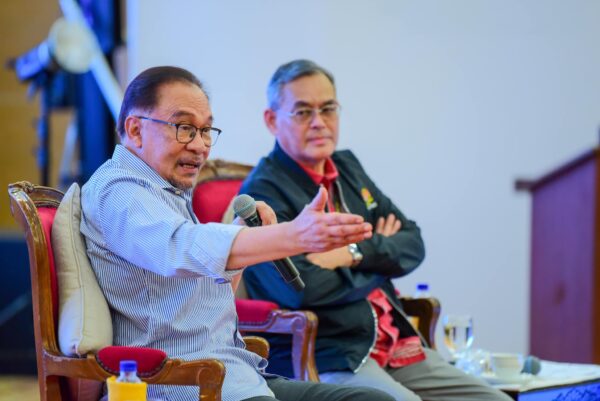 Setiausaha akhbar, UKK perlu rangka naratif lawan fitnah, tipu daya: PM ...