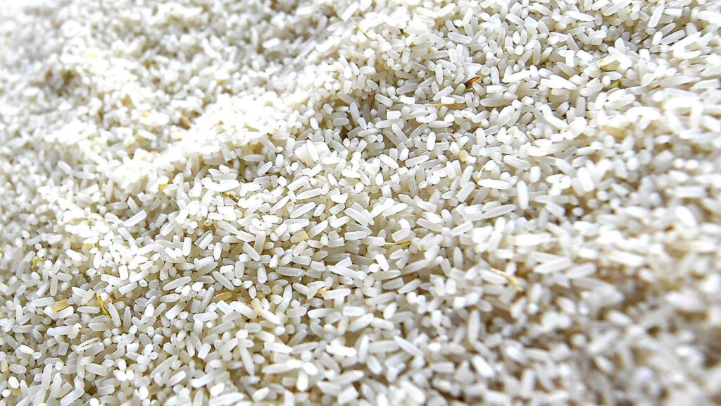 Kerajaan perkenal Beras Putih Malaysia Madani, RM30 bagi kampit 10kg ...