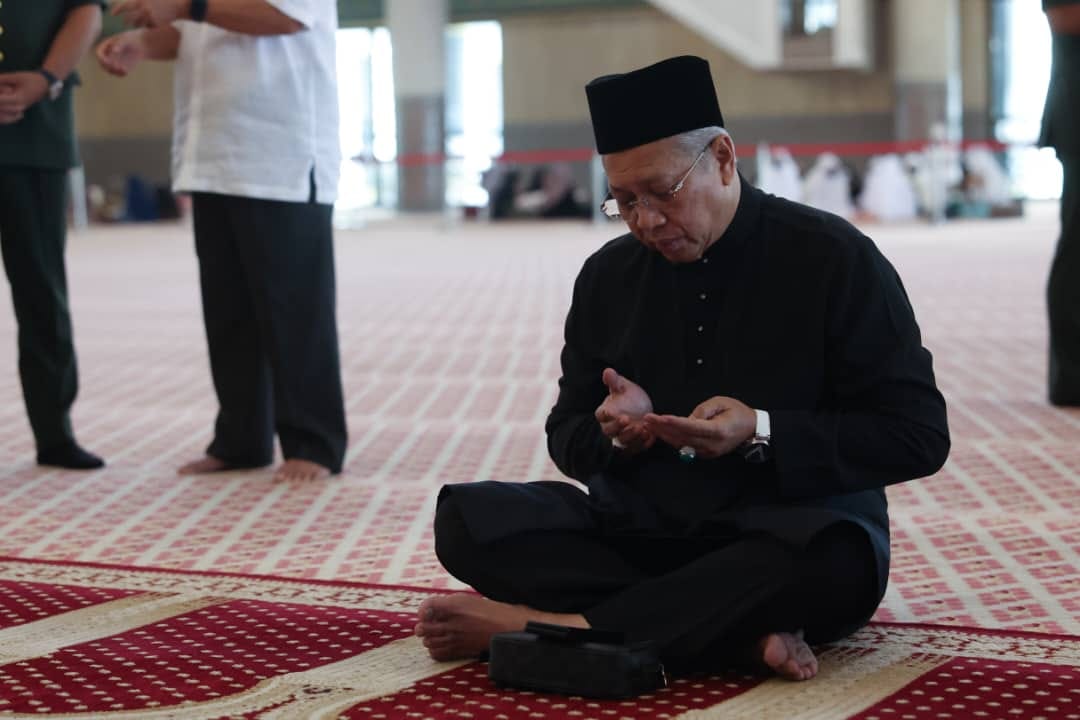 [UPDATED] Despite past controversies, Annuar Musa describes friend of 40 years Taib Mahmud as ...