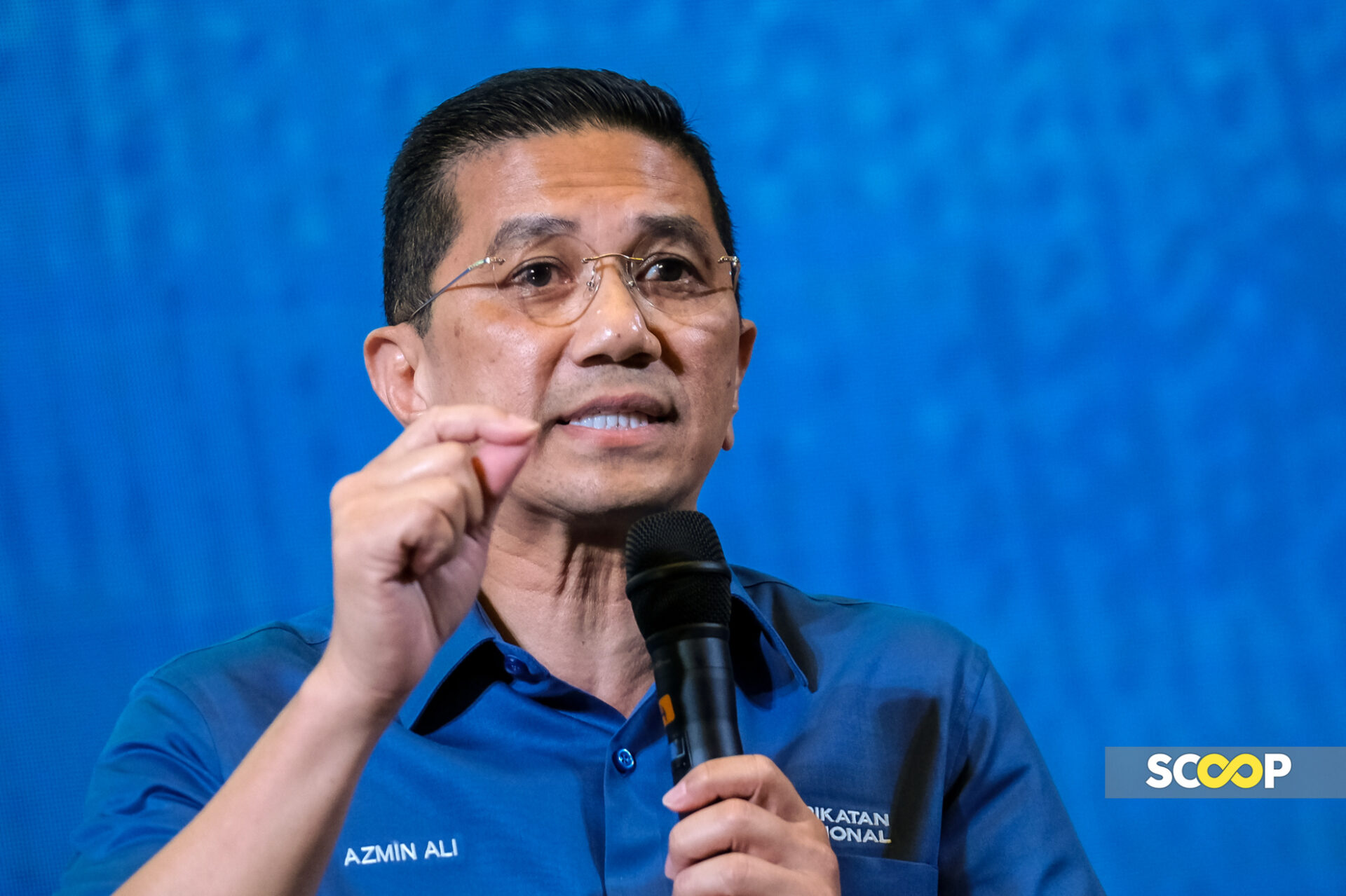 Azmin tells Selat Klang rep to publicly explain decision to back ...
