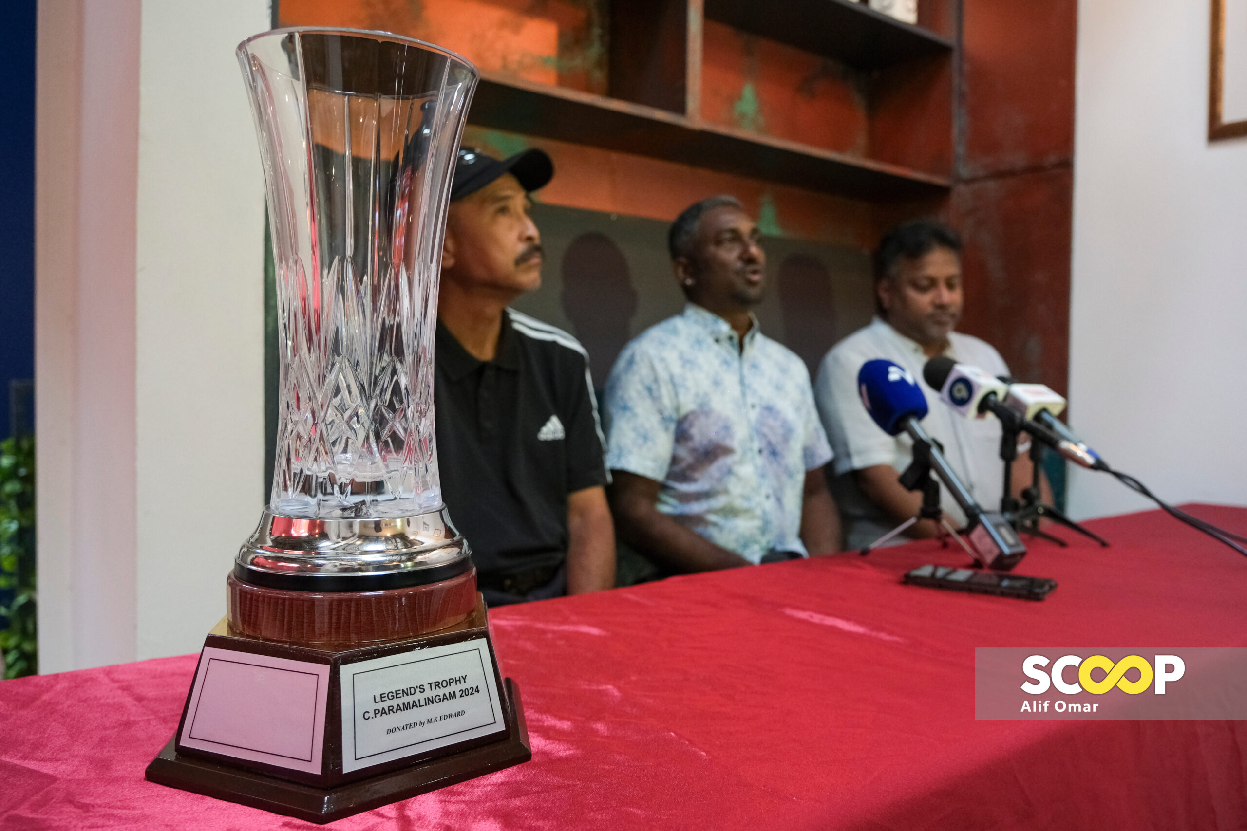 Former hockey players unite: C. Paramalingam Legends Trophy honours ex ...