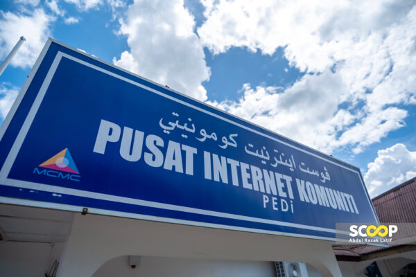 MCMC lancar Cashless@Nadi di Felda Chemplak Barat, Segamat | Scoop