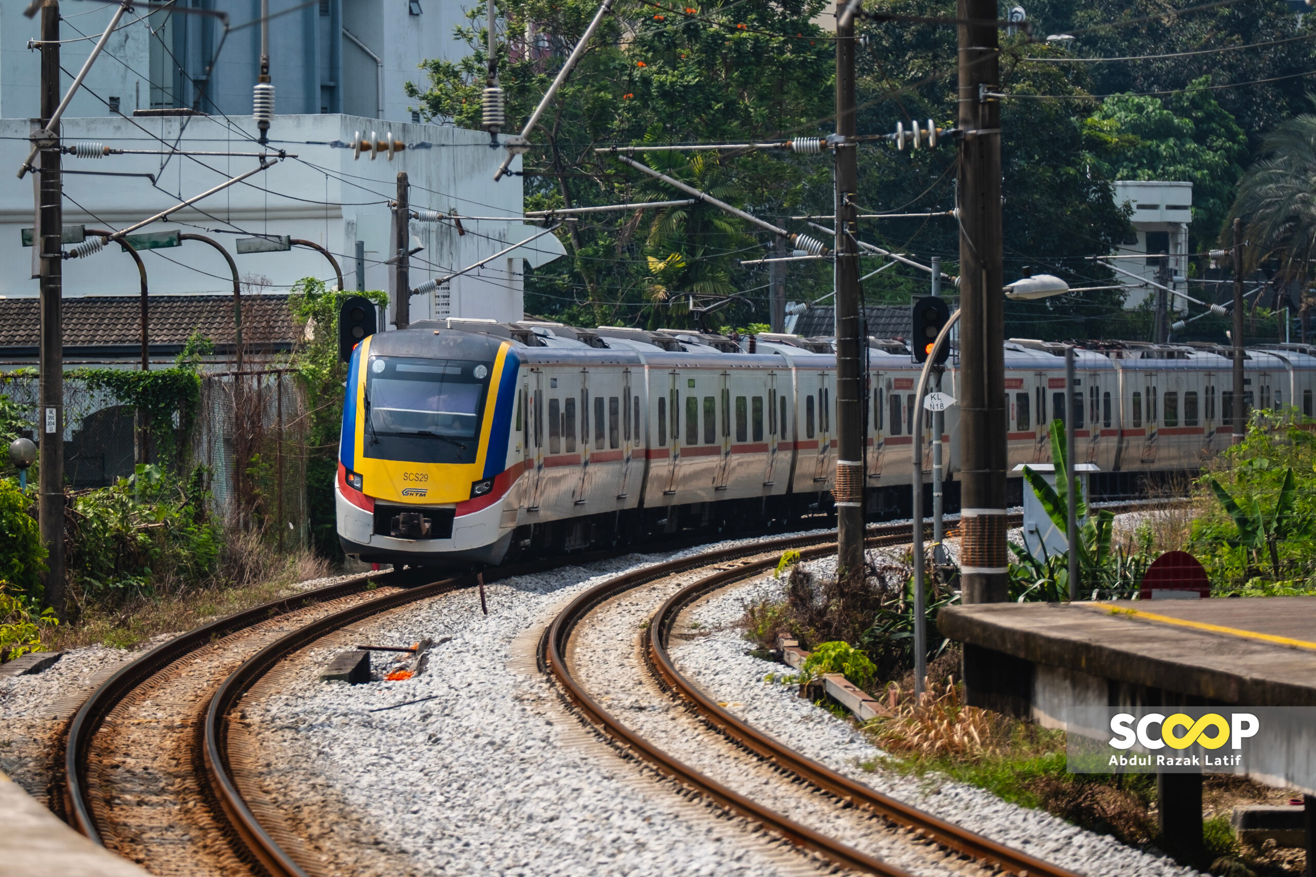 KTM Komuter train kills three foreign men who trespassed on tracks | Scoop