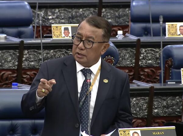 I love Chinese too, says PAS MP after Dewan spat over new villages, communists | Scoop