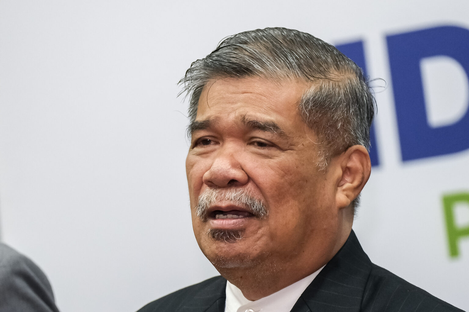 Foreign fishermen's encroachment cost Malaysia over RM800 mil: Mat Sabu ...