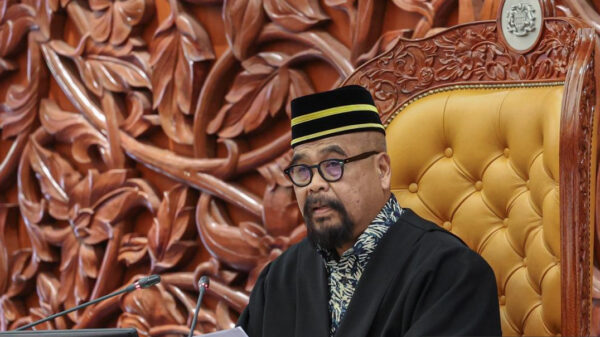 Timbalan Speaker beri kata dua kepada Ahli Parlimen sebelum mulakan ...
