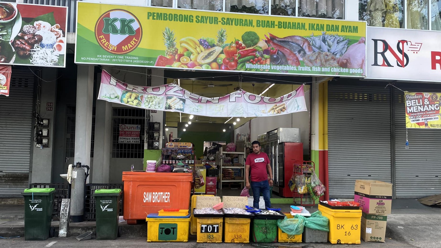 Boycotted due to KK Mart name mix-up, Kedah seafood shop ‘shell’-shocked | Scoop