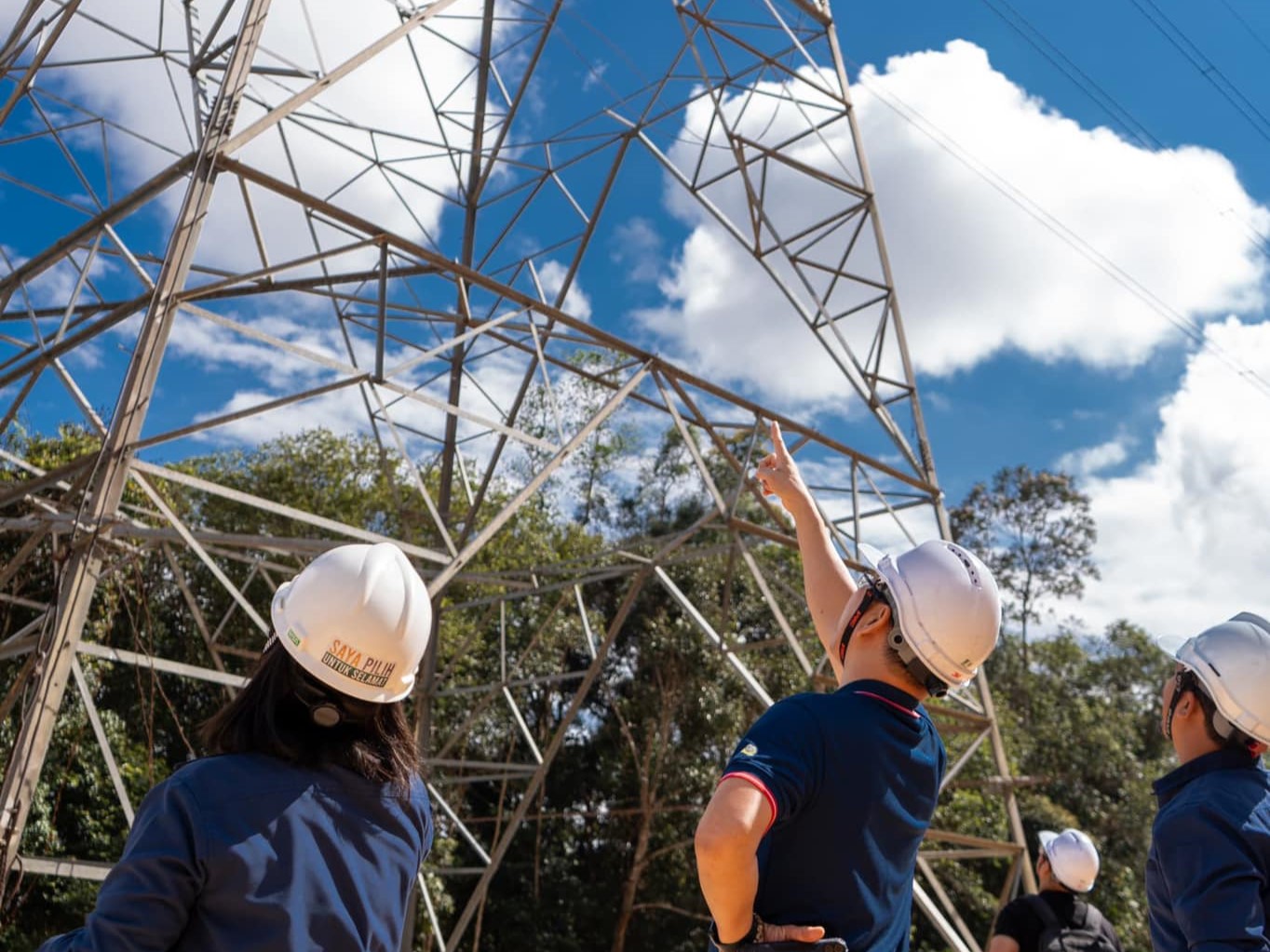 SESB staff working to complete Ranau ERS towers on time: Madius Tangau ...