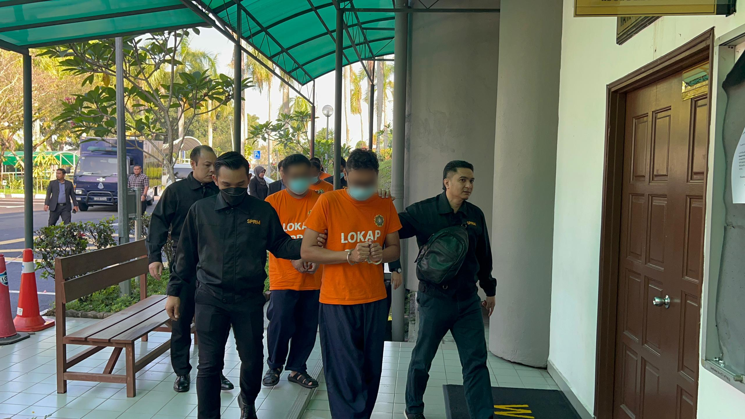 Beri suapan kontrak pembersihan RM2 juta: 4 pengarah syarikat direman ...