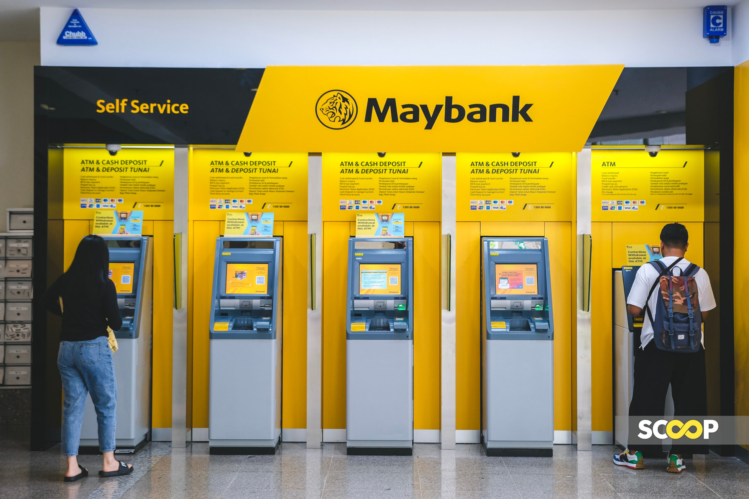 Perkhidmatan perbankan tergendala: Maybank perlu dikenakan penalti | Scoop