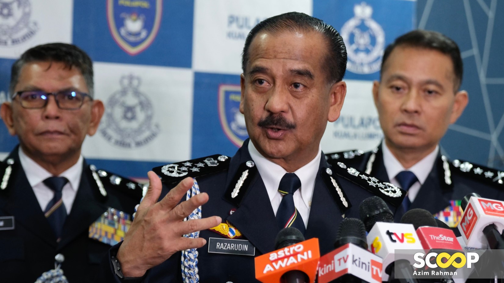 Logo kasut mirip kalimah Allah: 1,145 pasang kasut jenama Vern’s ...