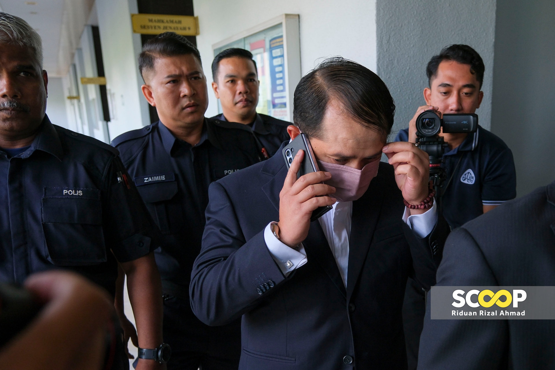 Bekas Setiausaha Politik Hamzah Zainudin didakwa terima rasuah tender PDRM RM381 juta | Scoop