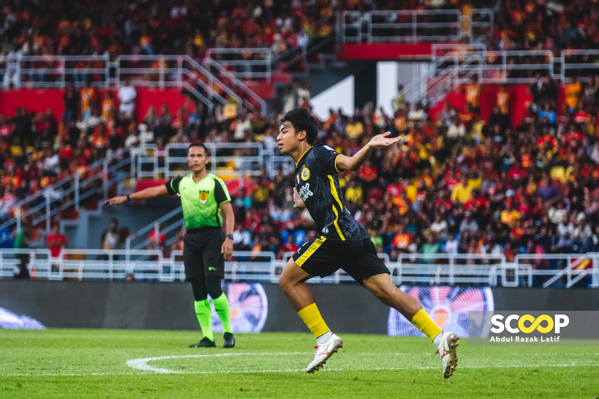 Perak FC verbally warns Azfar over obscene gestures during match ...
